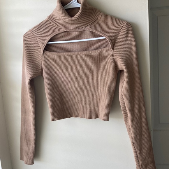 Le Lis | Sweaters | Le Lis Keyhole Cropped Turtleneck | Poshmark